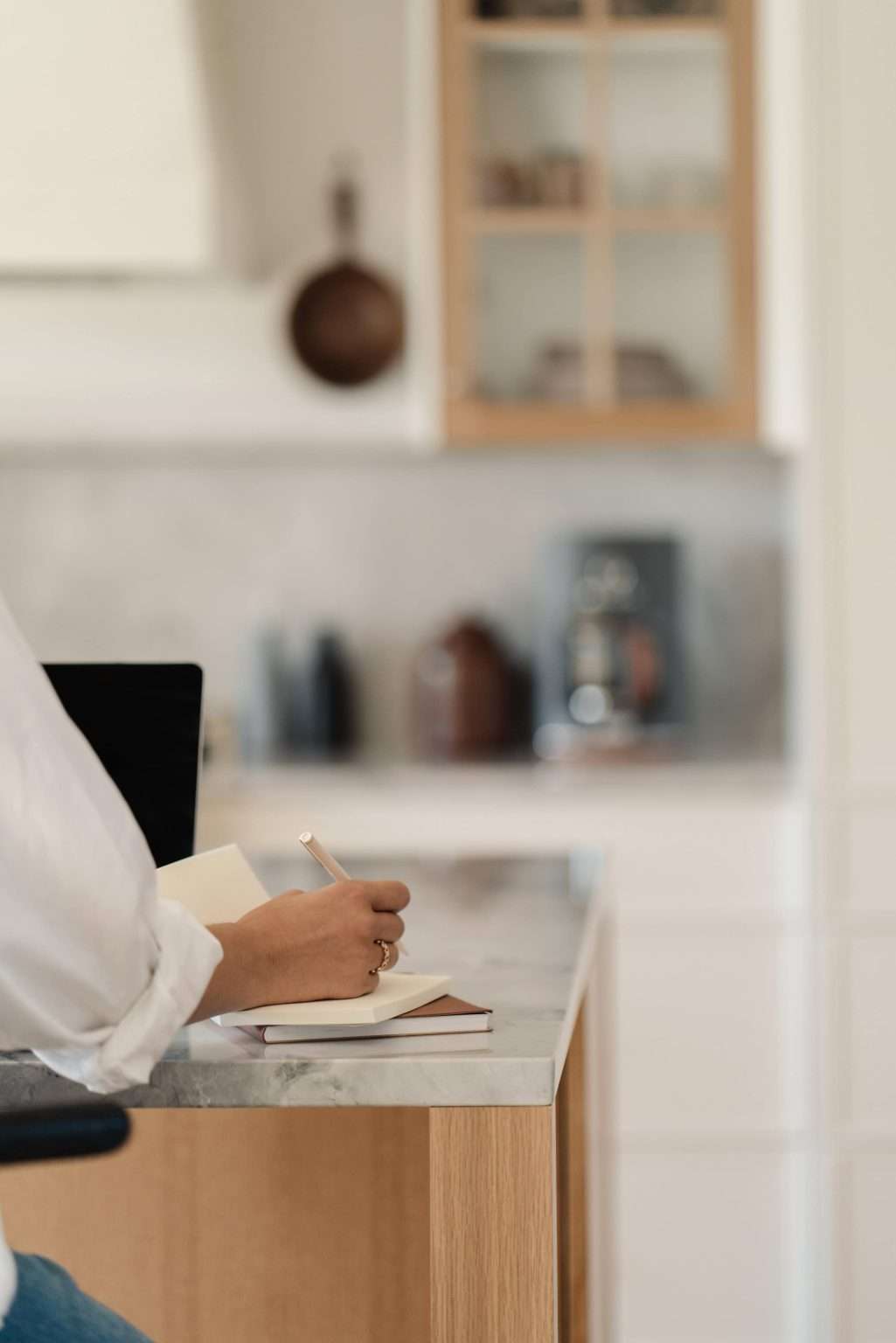 Using the Envelope System: A Beginner’s Budgeting Guide - Crafting a ...